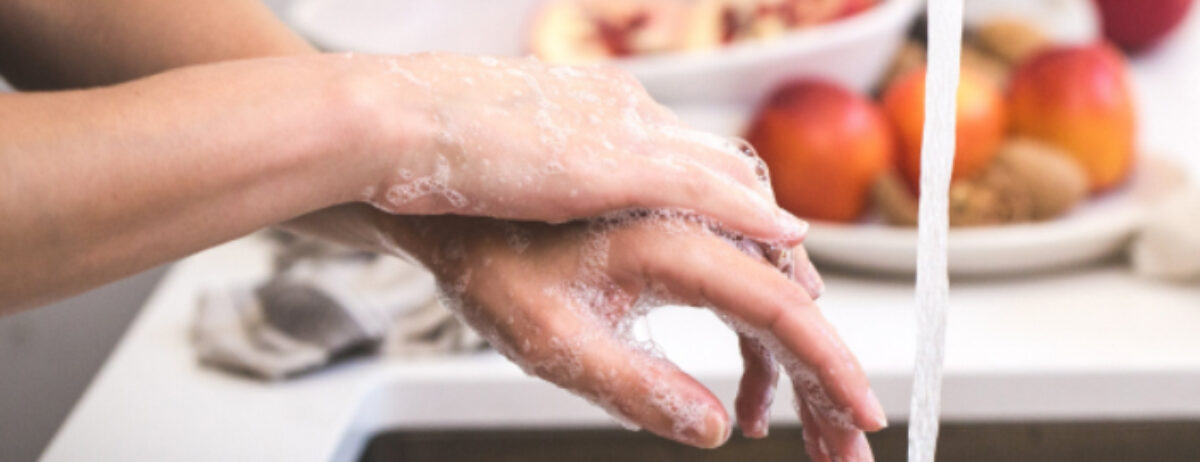 Hoe voorkom ik droge handen? Handige tips | De Huidkliniek